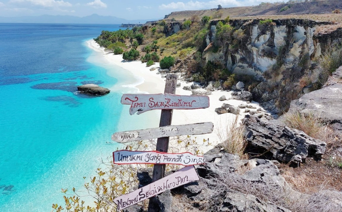 Pantai Watu Peti Alor, Surga Tersembunyi dengan Sejarah Legendaris