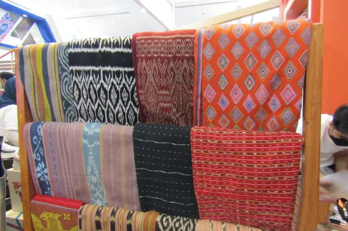 Tais Belu, Menyusuri Budaya Timor Lewat Tenun Tradisional